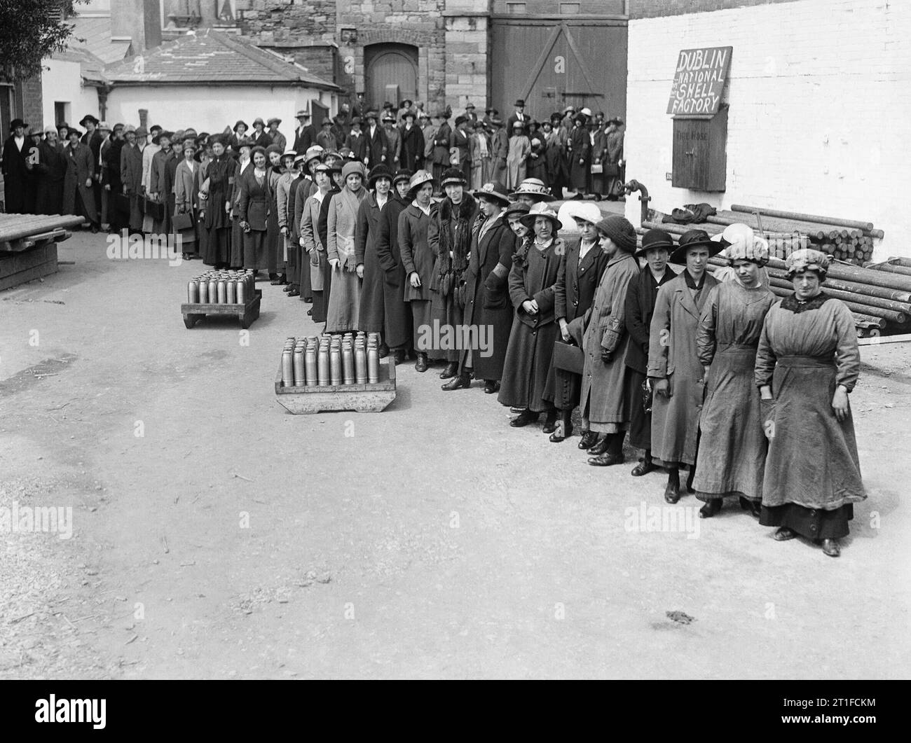 Industry during the First World War- Dublin Female workers queue ...