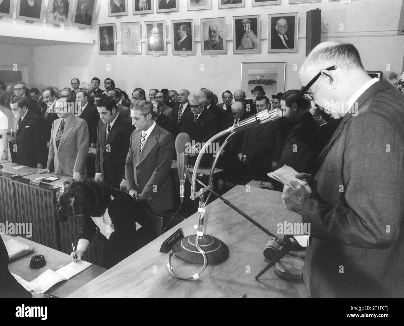 OUTGOING MAYOR,YEHOSHUA RABINOWITZ,COMMEMORATING THE FALLEN OF THE YOM ...