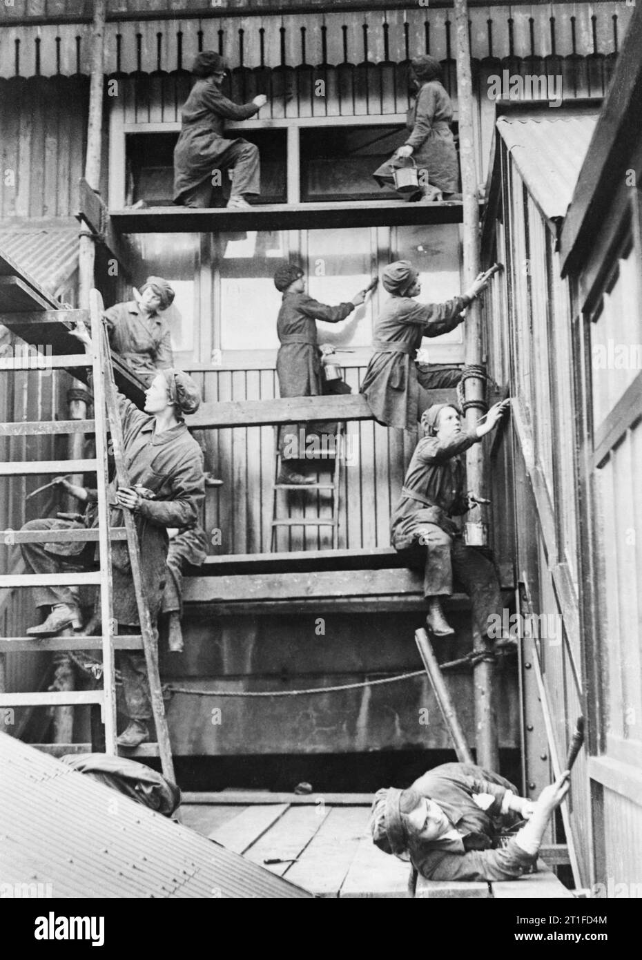 Women at work on the Home Front during the First World War, Hammersmith ...