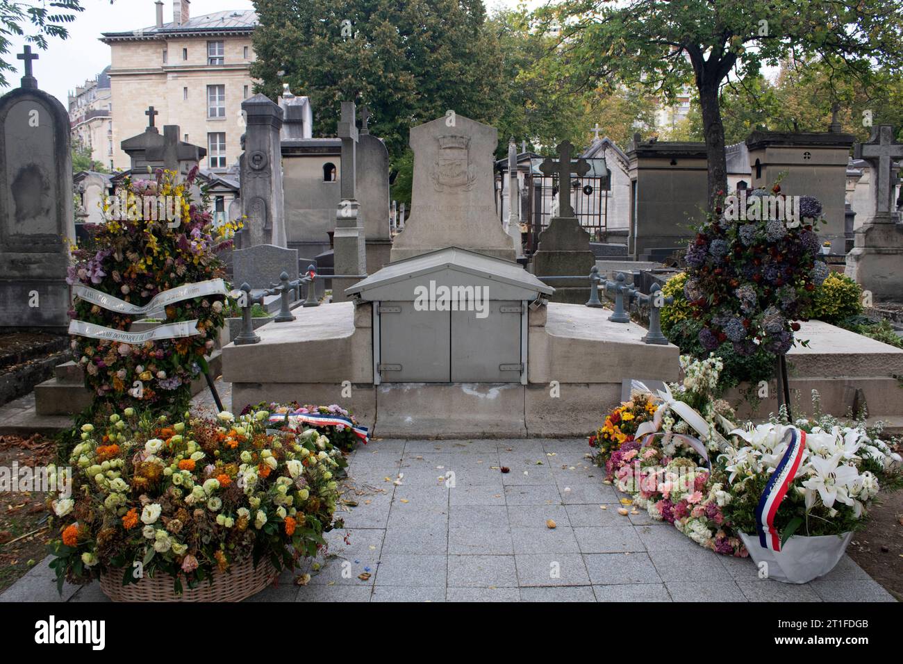 Caveau Depositoire de la Ville de Paris Montparnasse Cemetery ...