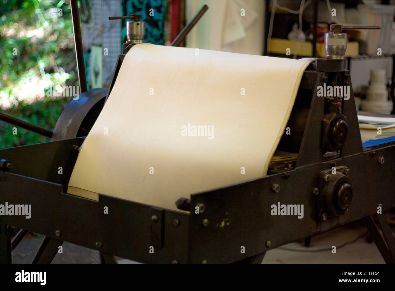 Etching press hi-res stock photography and images - Alamy