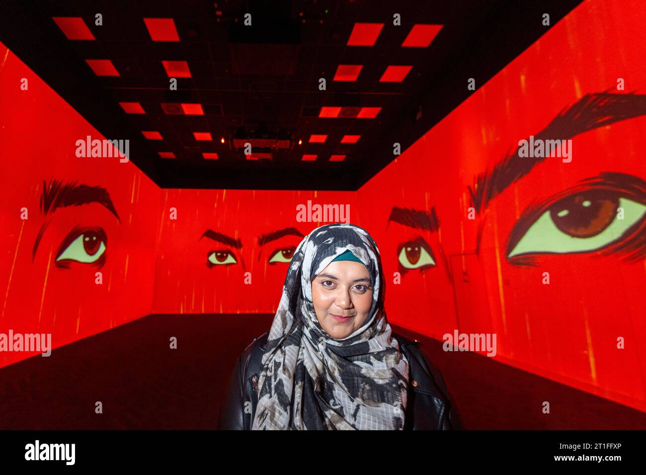 Frameless lates hi-res stock photography and images - Alamy