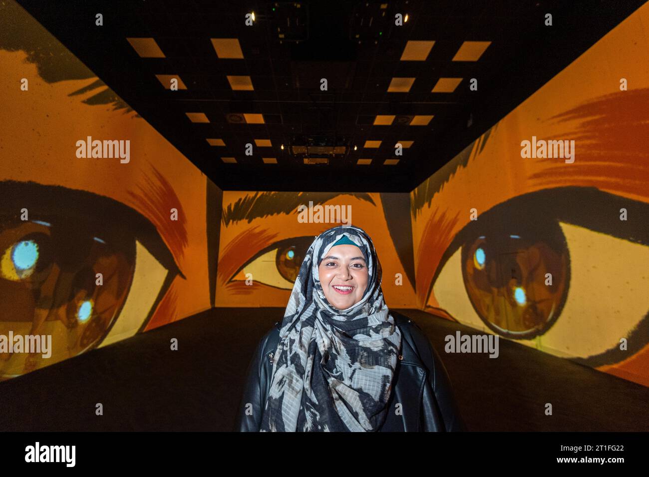 Frameless lates hi-res stock photography and images - Alamy