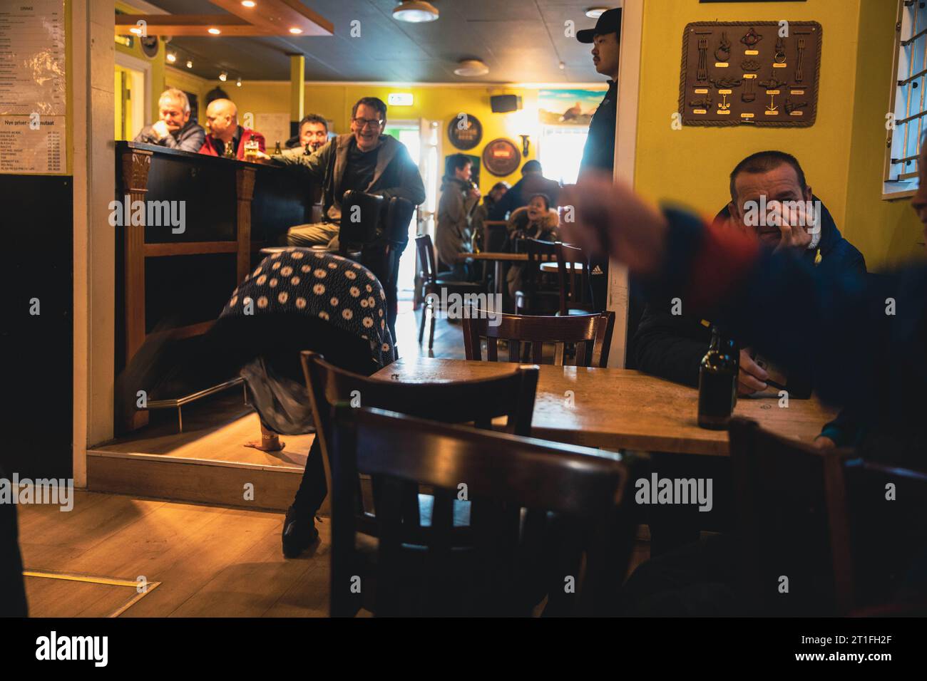 Alcohol options bar hi-res stock photography and images - Alamy