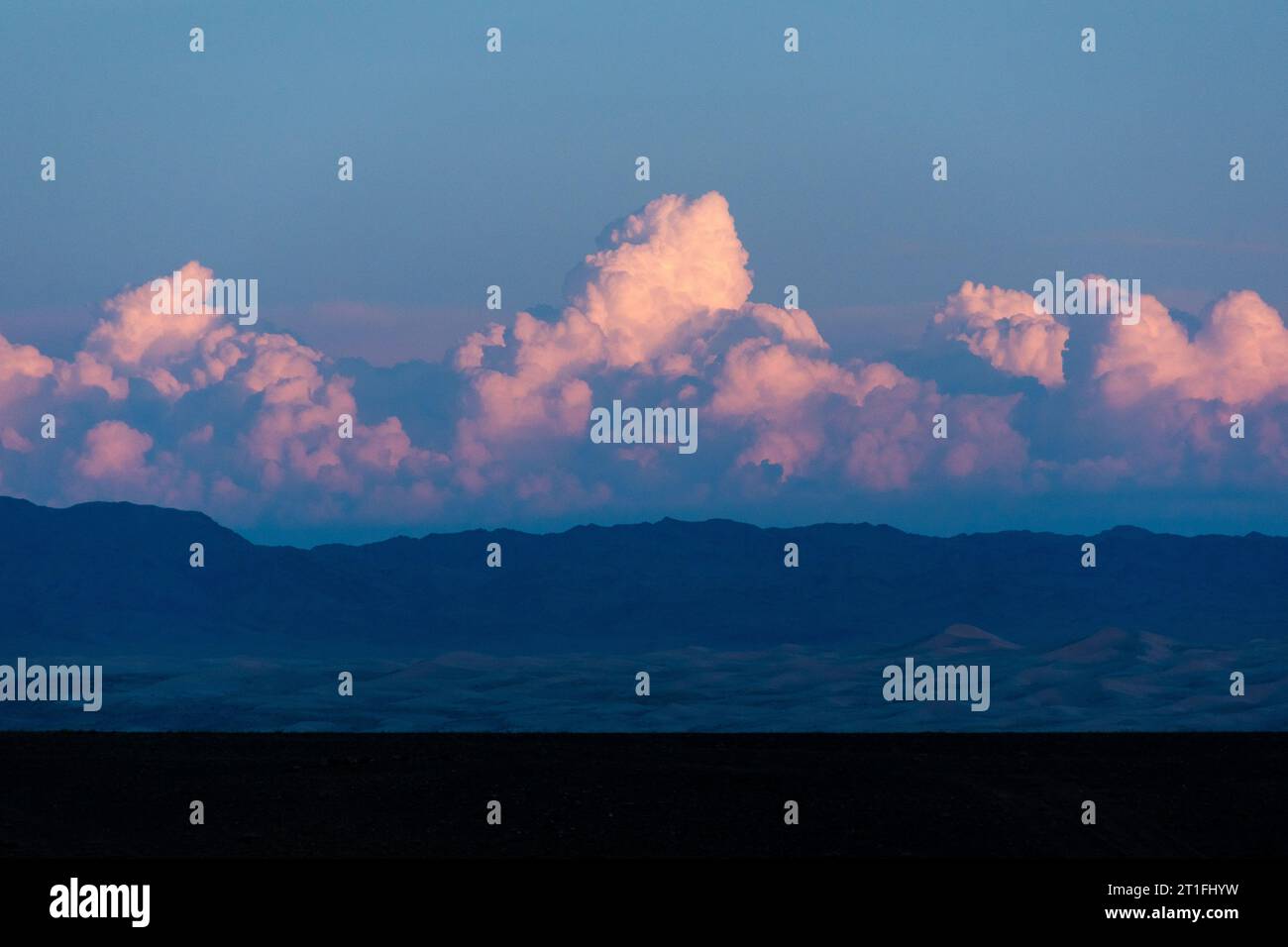 Gobi desert landscape in Mongolia Stock Photo - Alamy