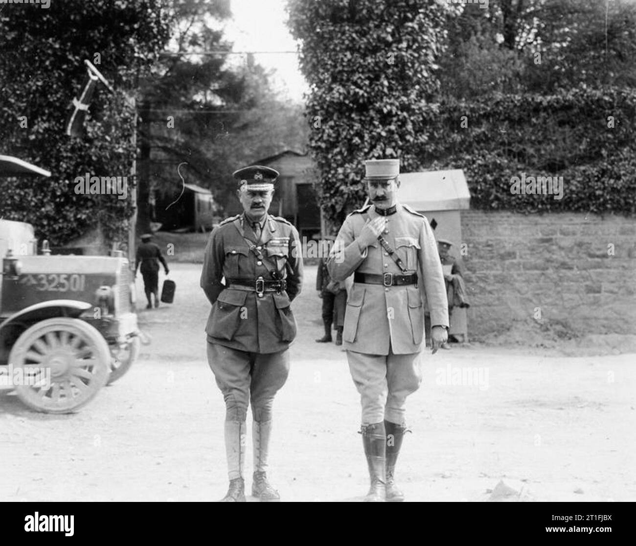 Sir Julian Byng Lieutenant General Sir Julian Byng and a French Officer ...