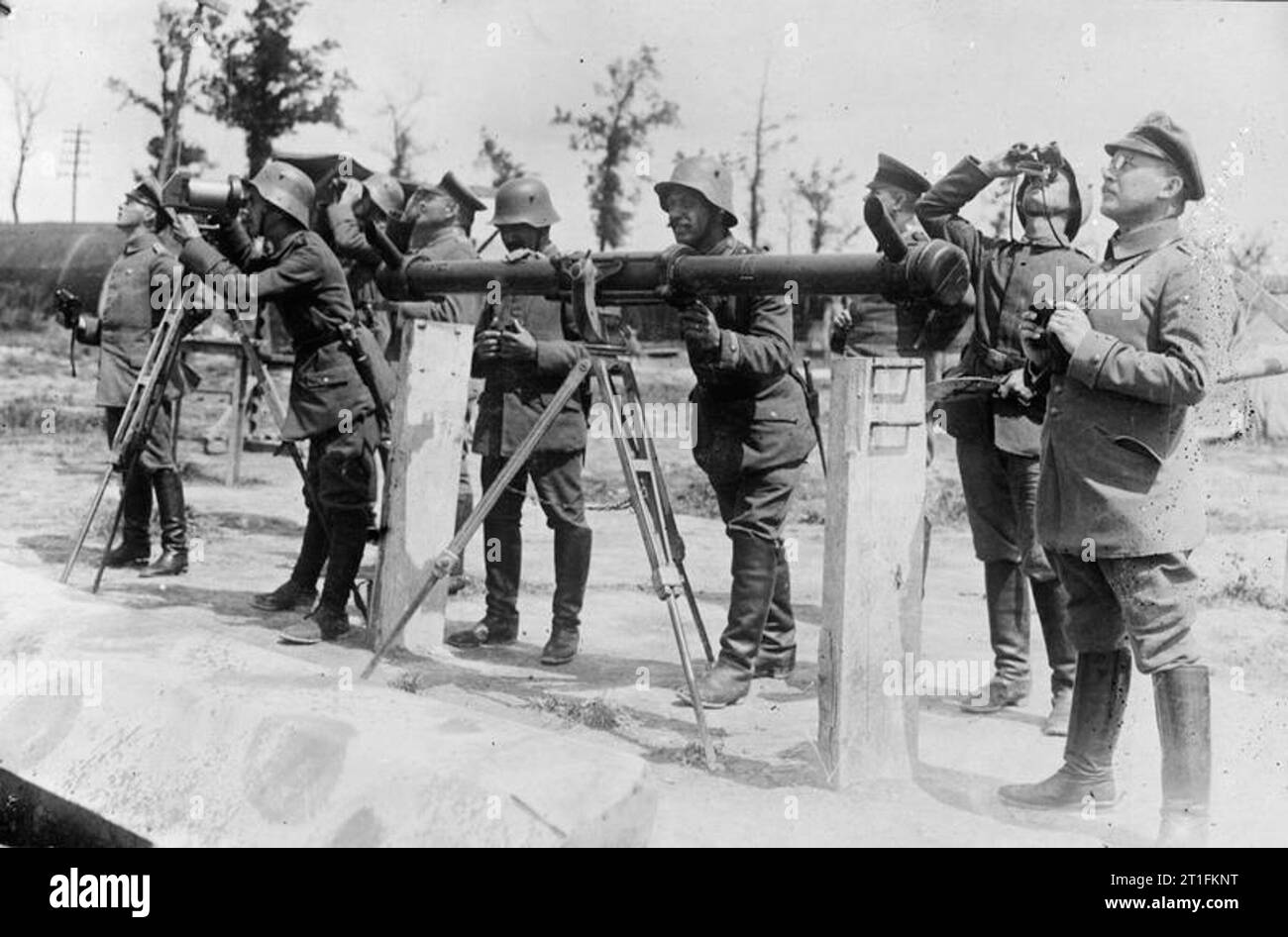 Geiser Theodore (mons) Collection Anti-Aircraft gun's crew sighting an ...