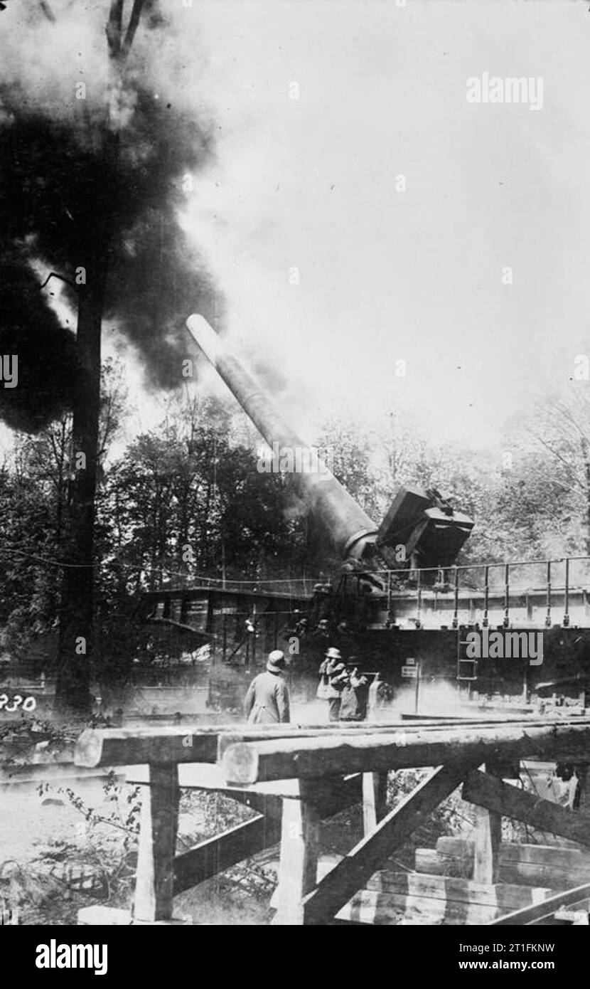 Geiser Theodore (mons) Collection German long-range gun which bombarded ...