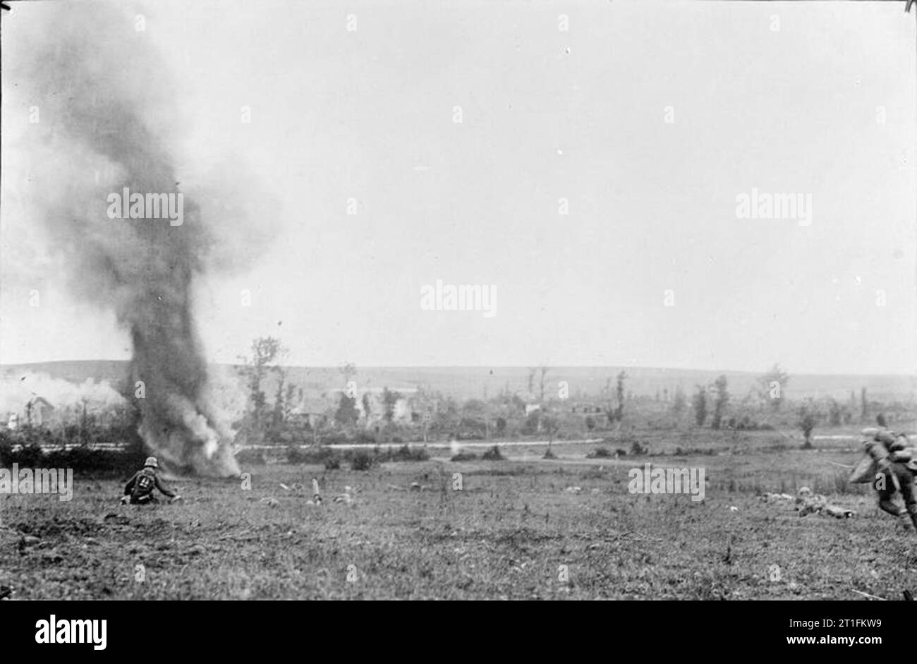 Geiser Theodore (mons) Collection German troops advancing under fire on ...