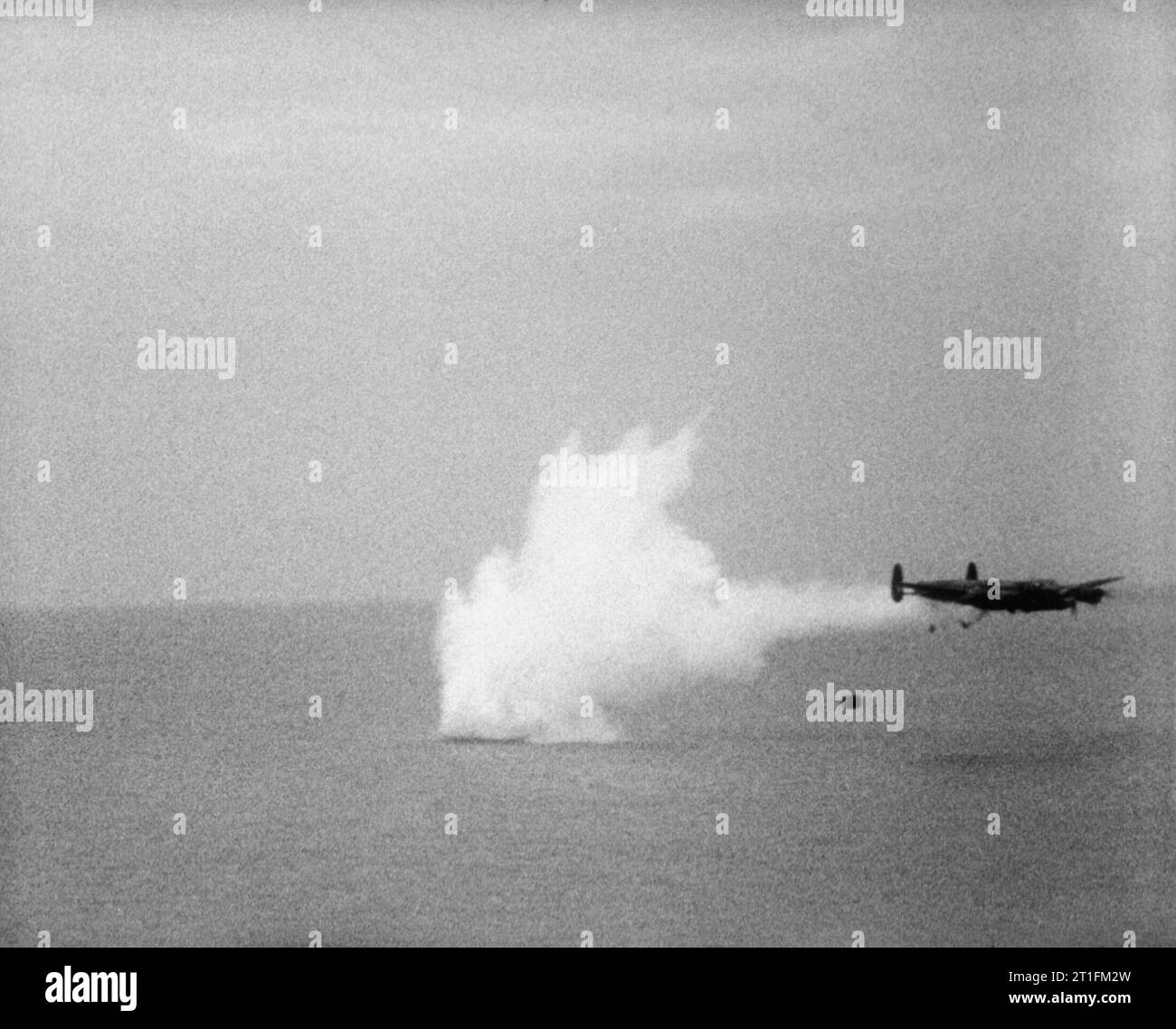 Raf bomber command 1943 lancaster hi-res stock photography and images ...