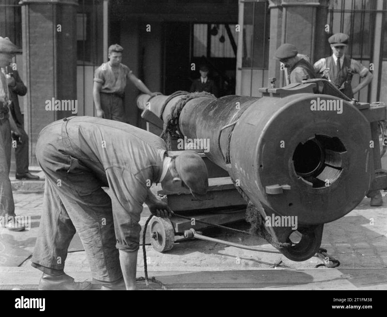 5 5 inch gun hi-res stock photography and images - Alamy