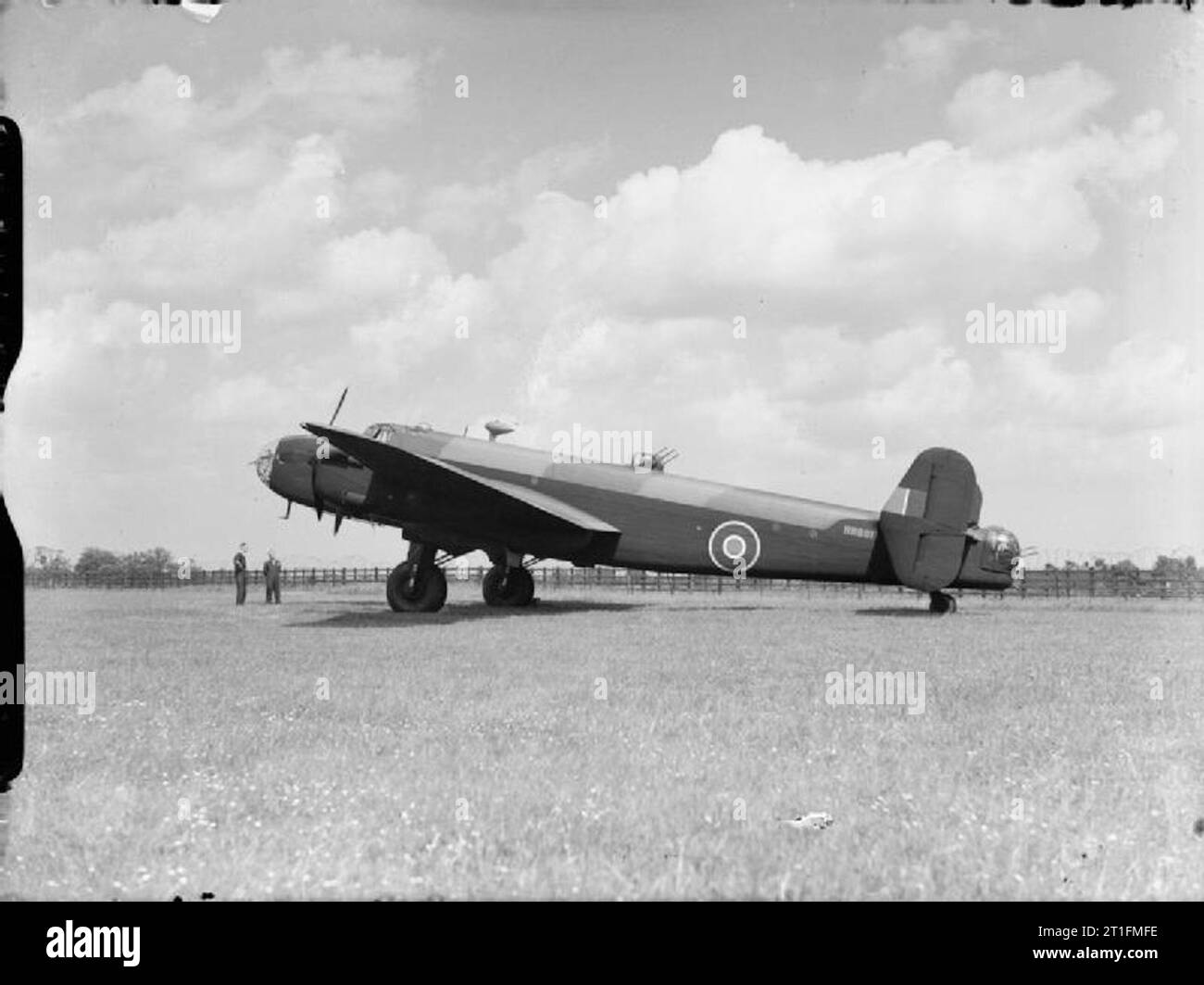 Handley page halifax 1943 hi-res stock photography and images - Alamy