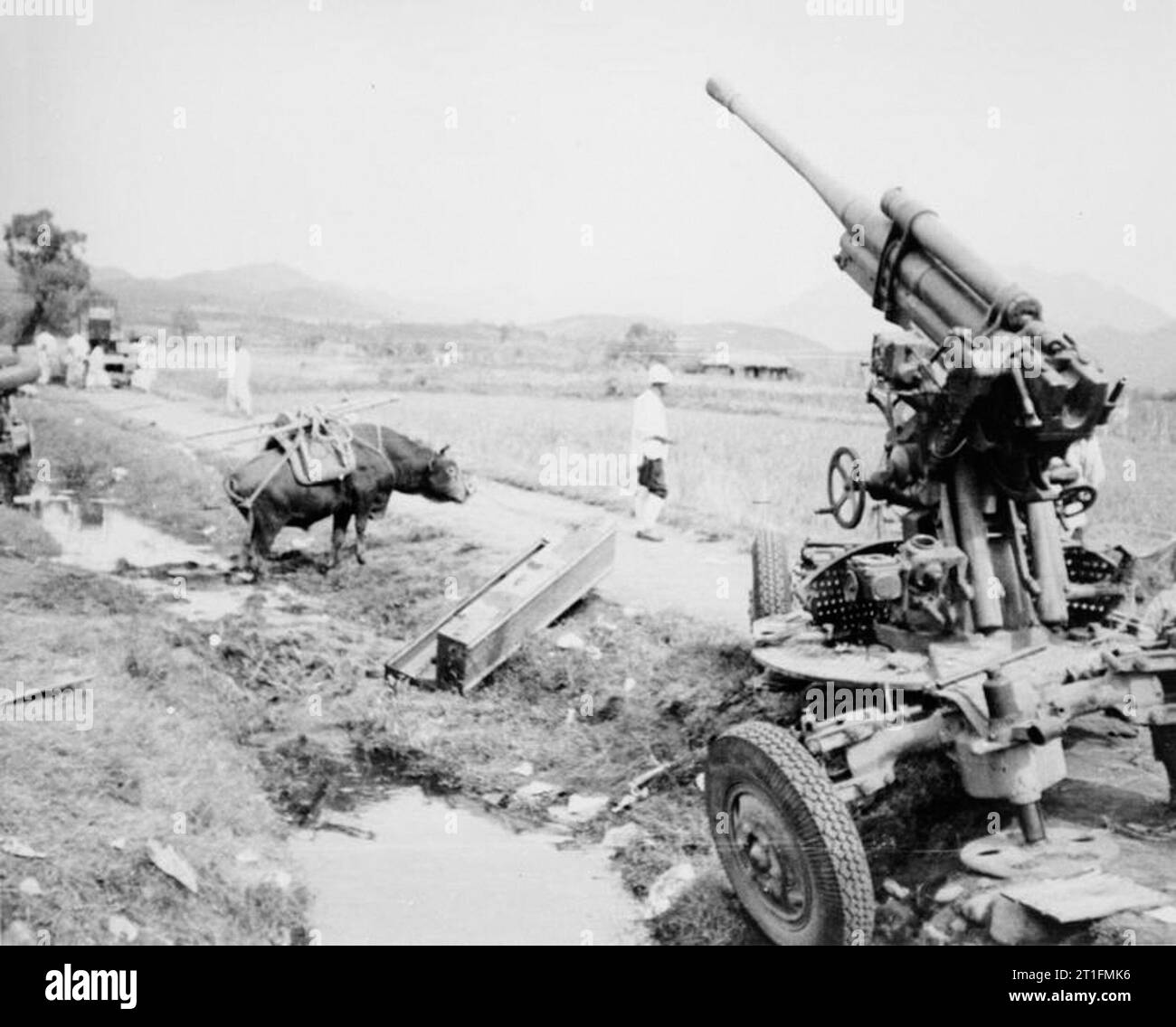 The Korean War 1950 - 1953 A Russian made M-1944 (KS-18) 85mm anti ...