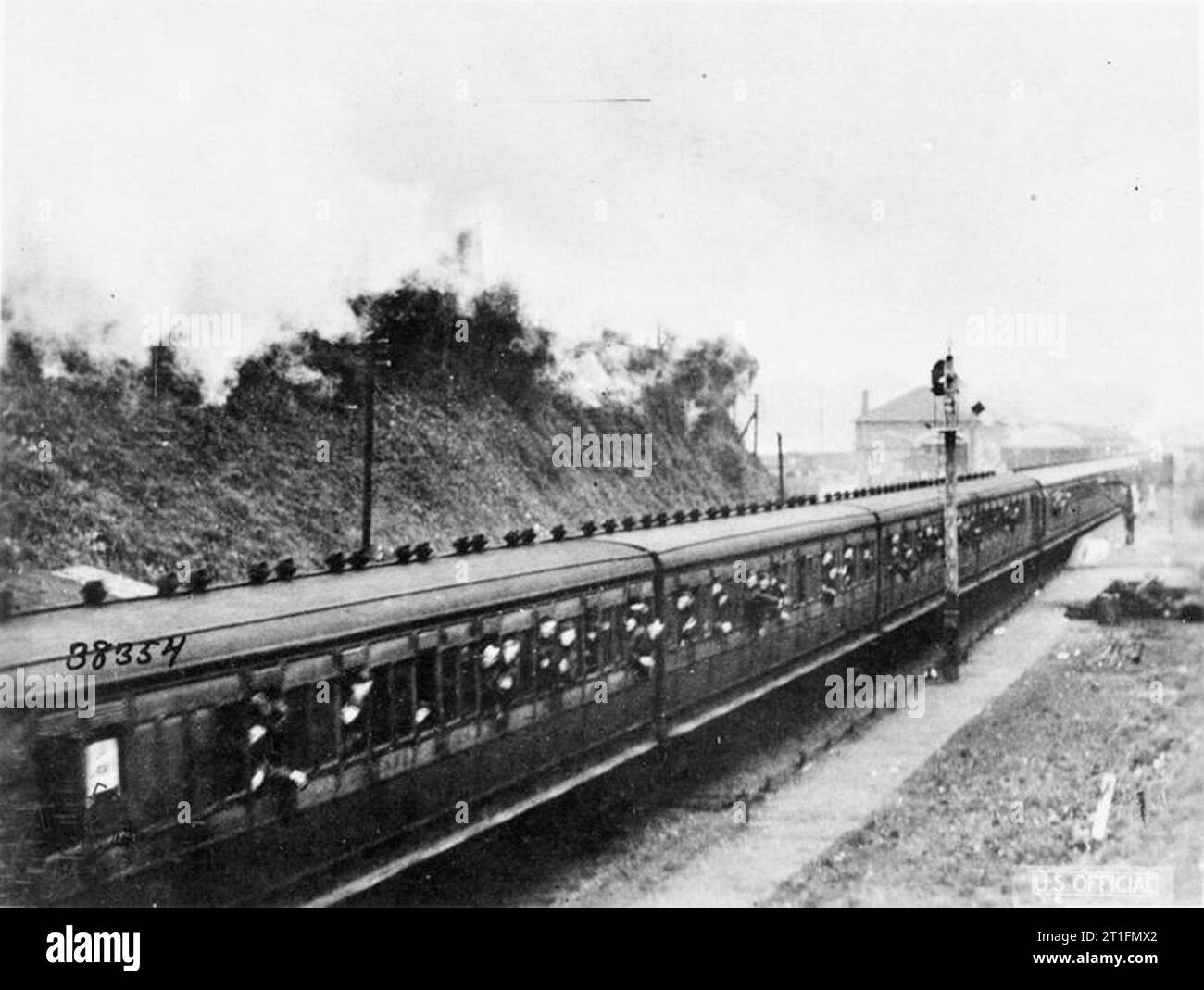 The United States Army in England, 1918 Troop train leaving Winchester ...