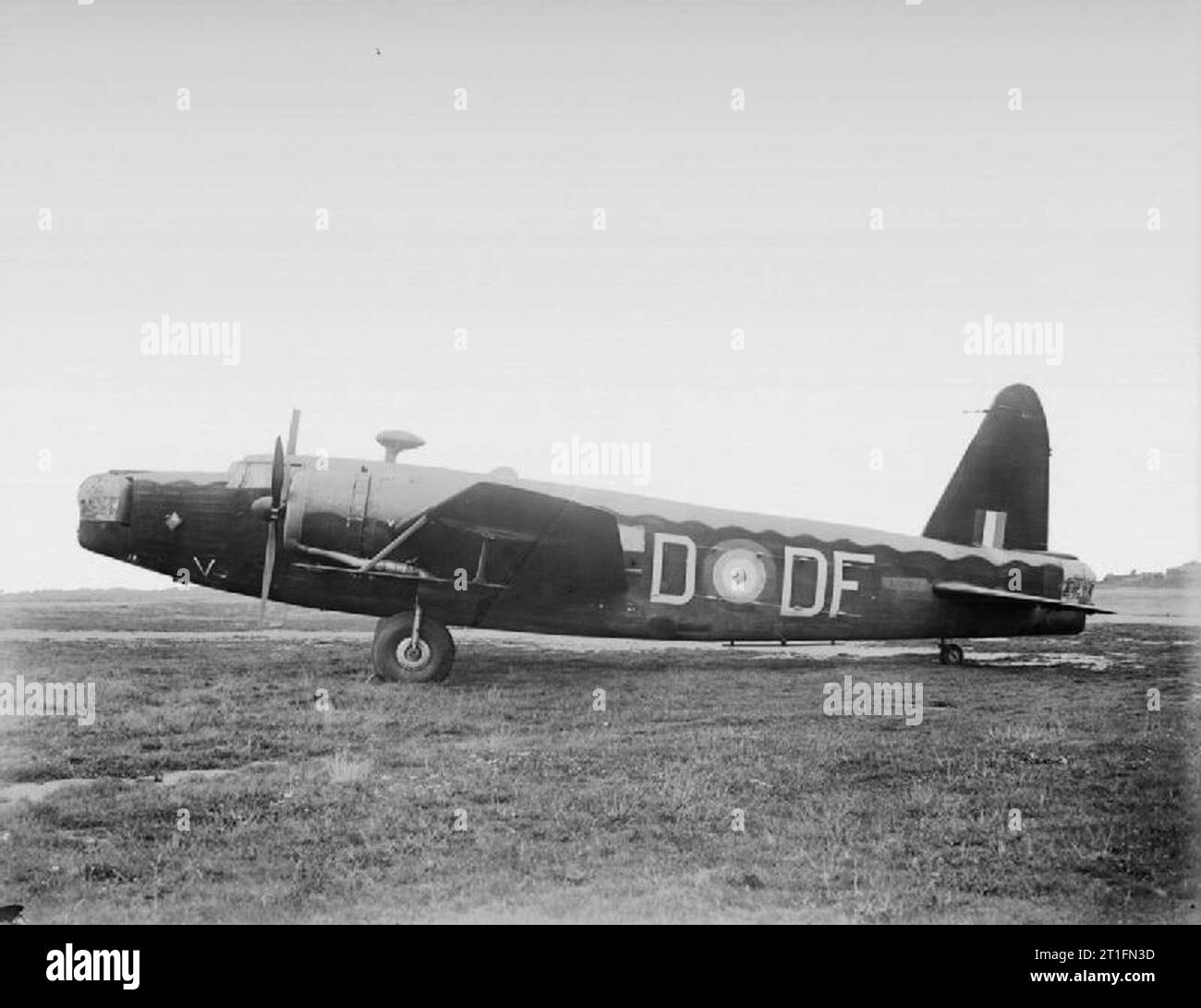 Aircraft of the Royal Air Force, 1939-1945- Vickers Wellington ...