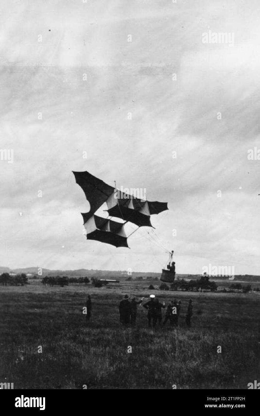 Aviation in Britain Before the First World War Cody carrier kite with ...