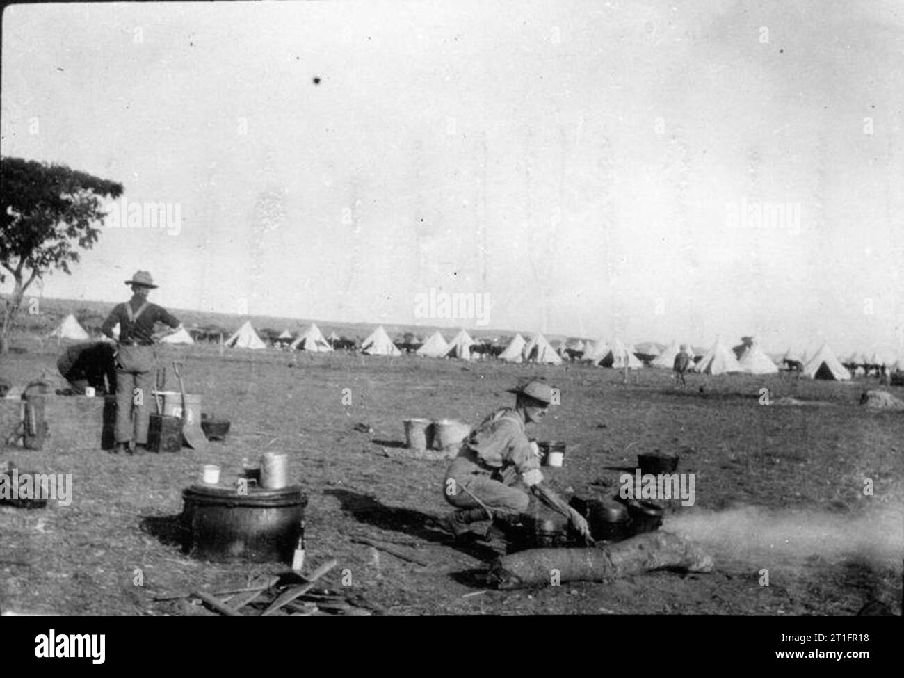 The Second Boer War, 1899-1902 British Army troops cooking a meal ...