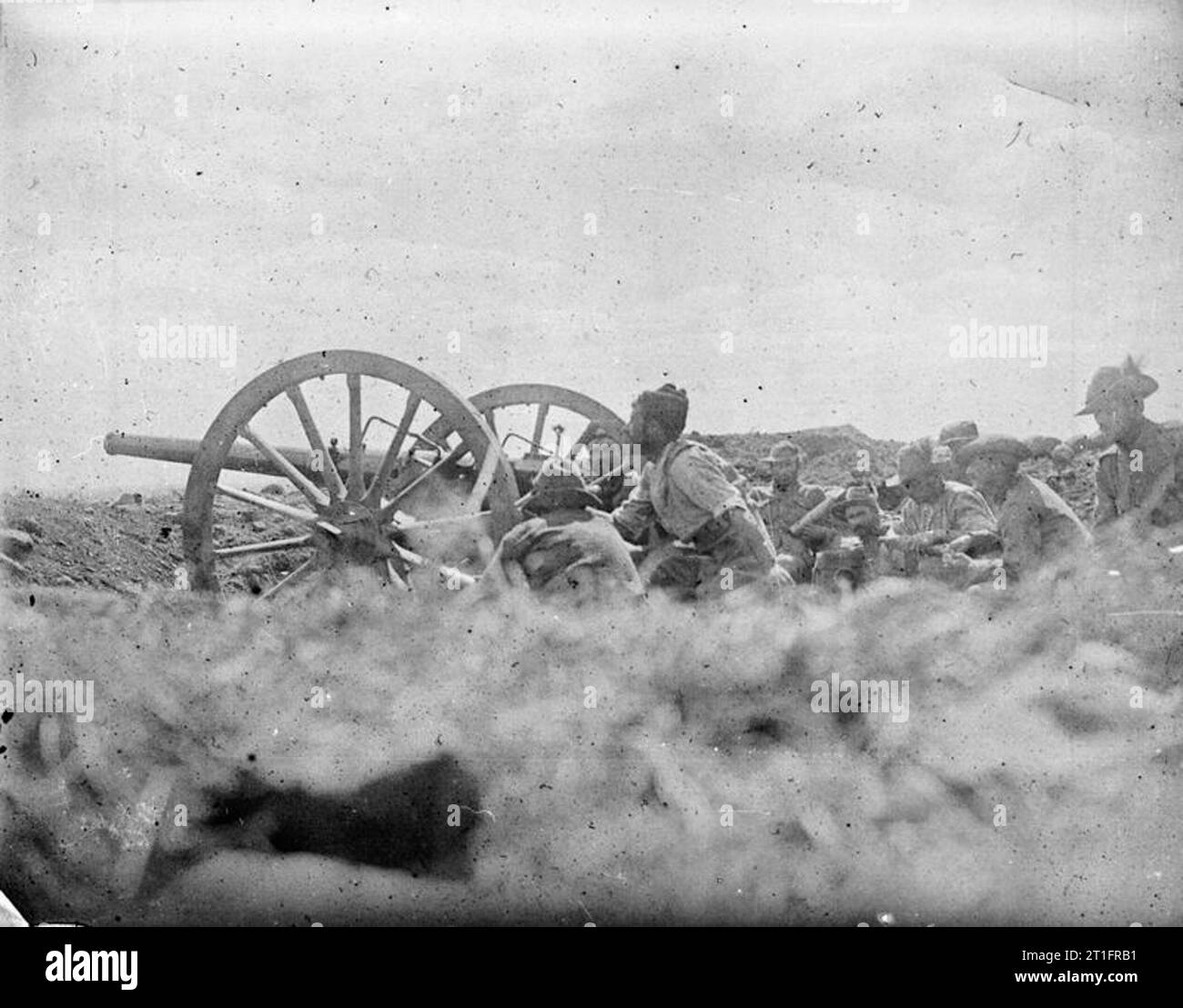 The Second Boer War, 1899-1902 Royal Artillery crew getting ready to ...
