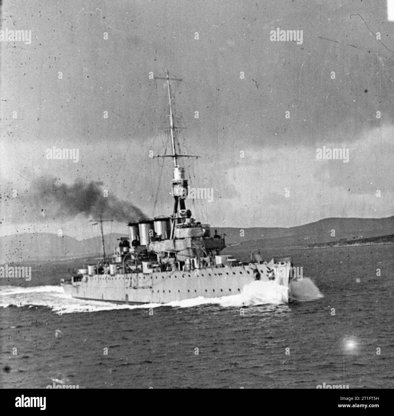 . British light cruiser HMS CHESTER underway Stock Photo - Alamy