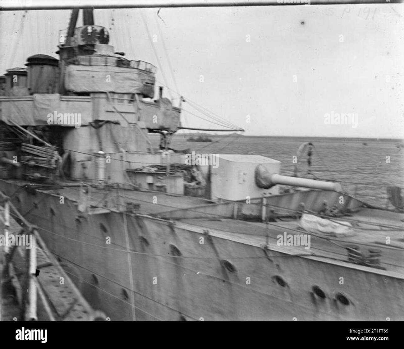 . IWM caption : 'Title: THE BATTLE OF JUTLAND 31 MAY 1916. The 5.5 inch ...