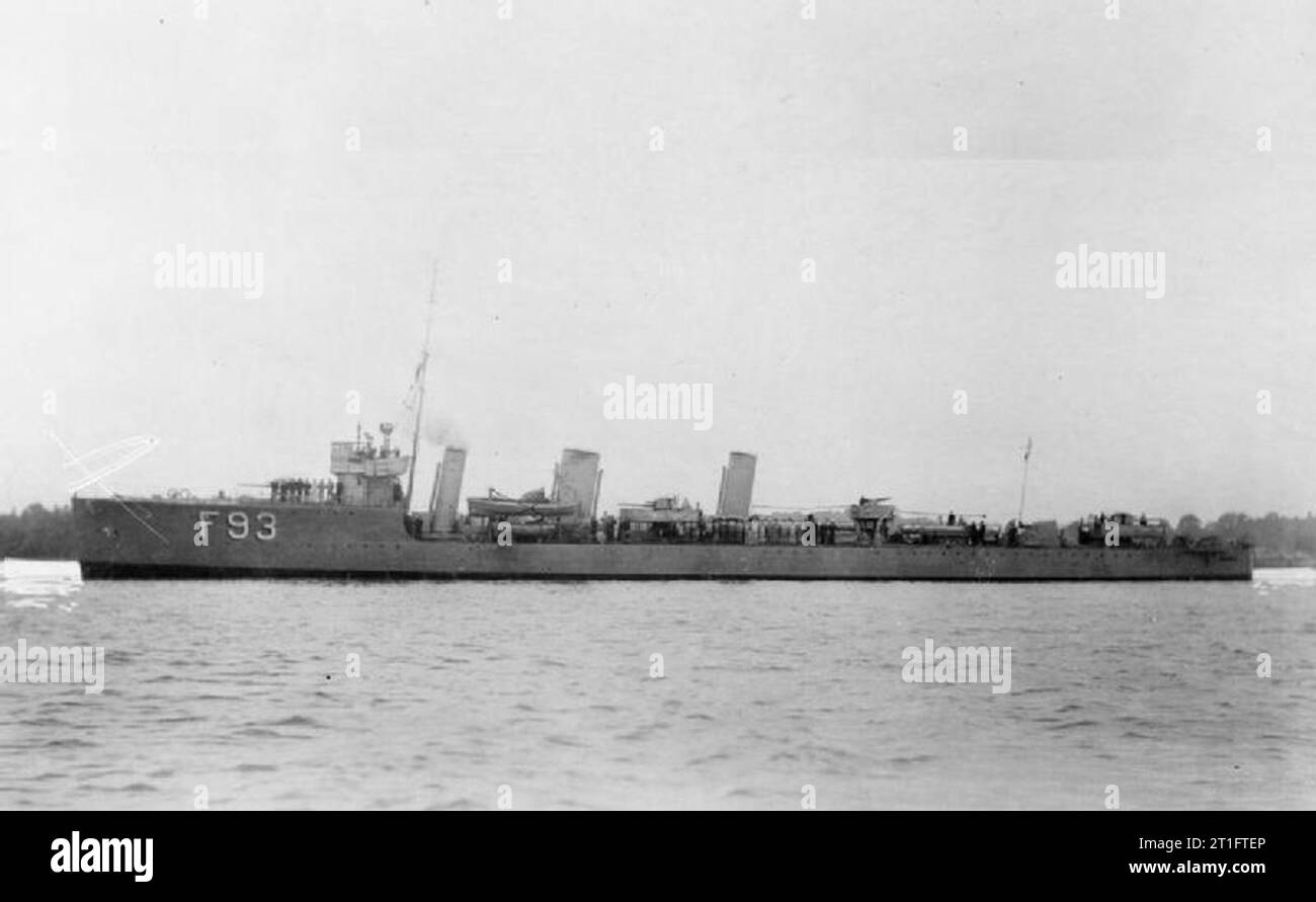 . Photograph of British R class destroyer HMS Teazer Stock Photo - Alamy