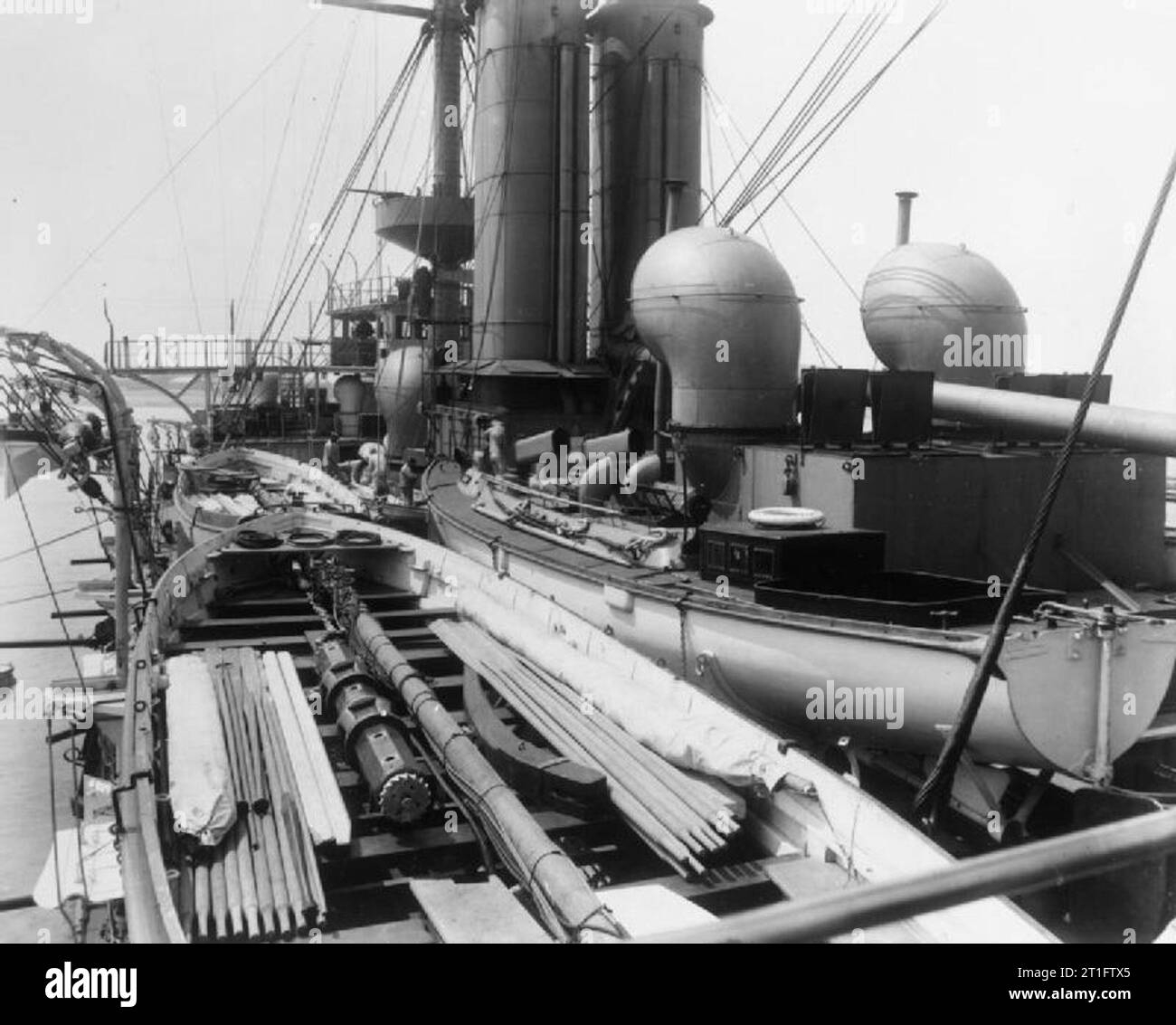 Boat forward Black and White Stock Photos & Images - Alamy