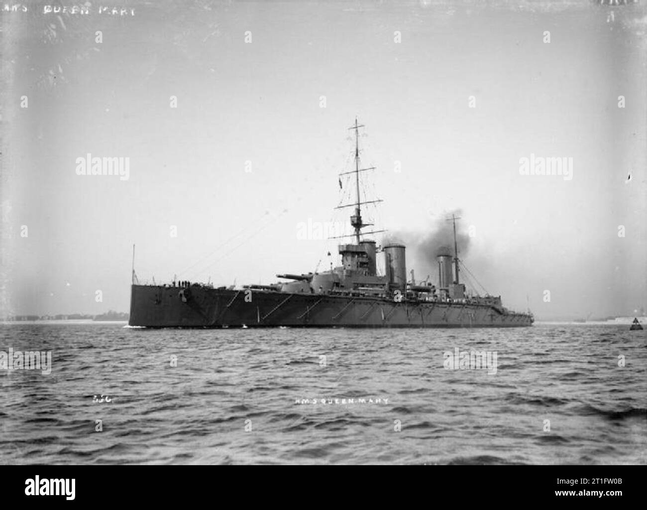 . British battlecruiser HMS QUEEN MARY Stock Photo - Alamy