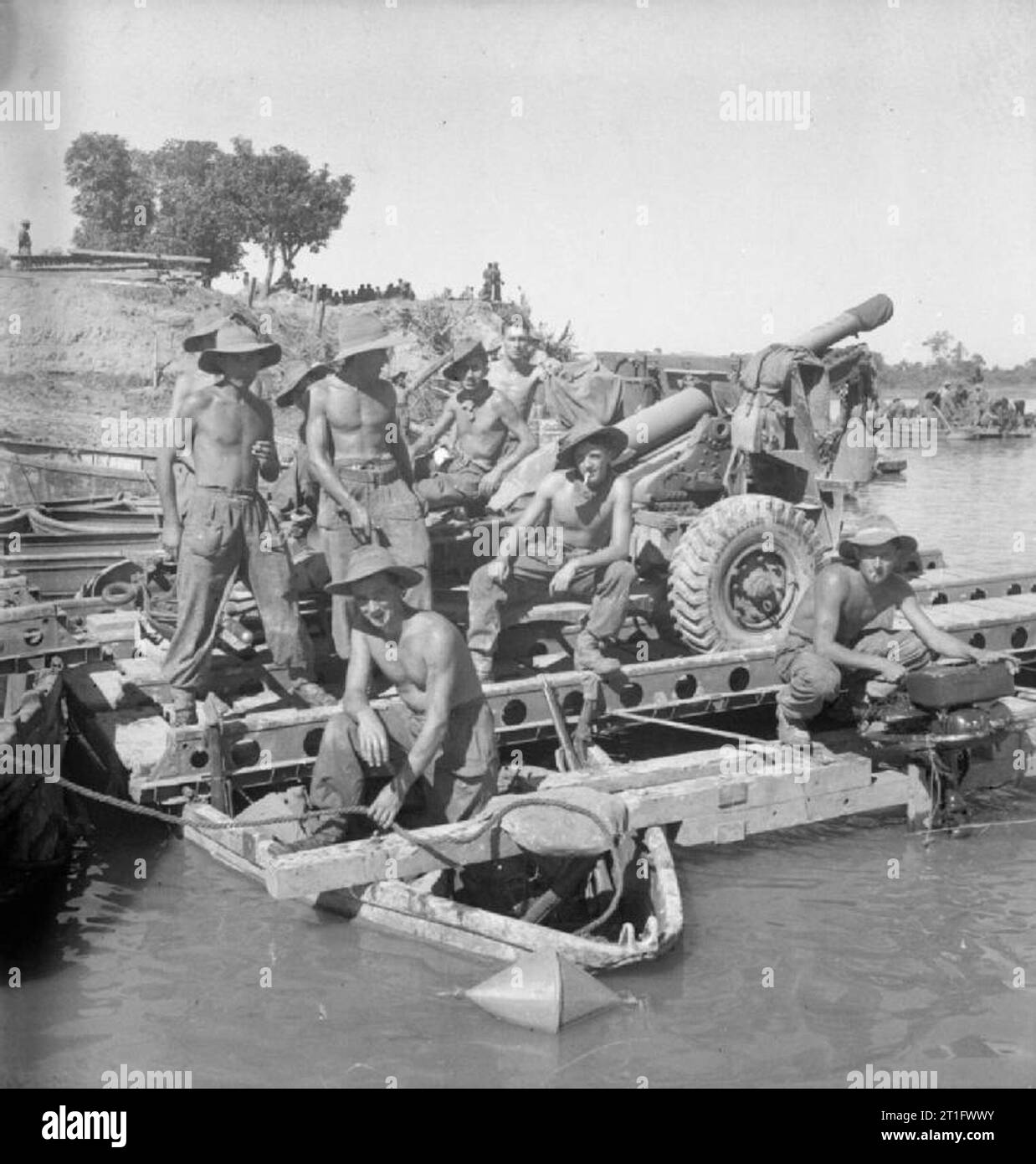 The British Army in Burma 1945 A 25-pdr field gun and its crew about to ...