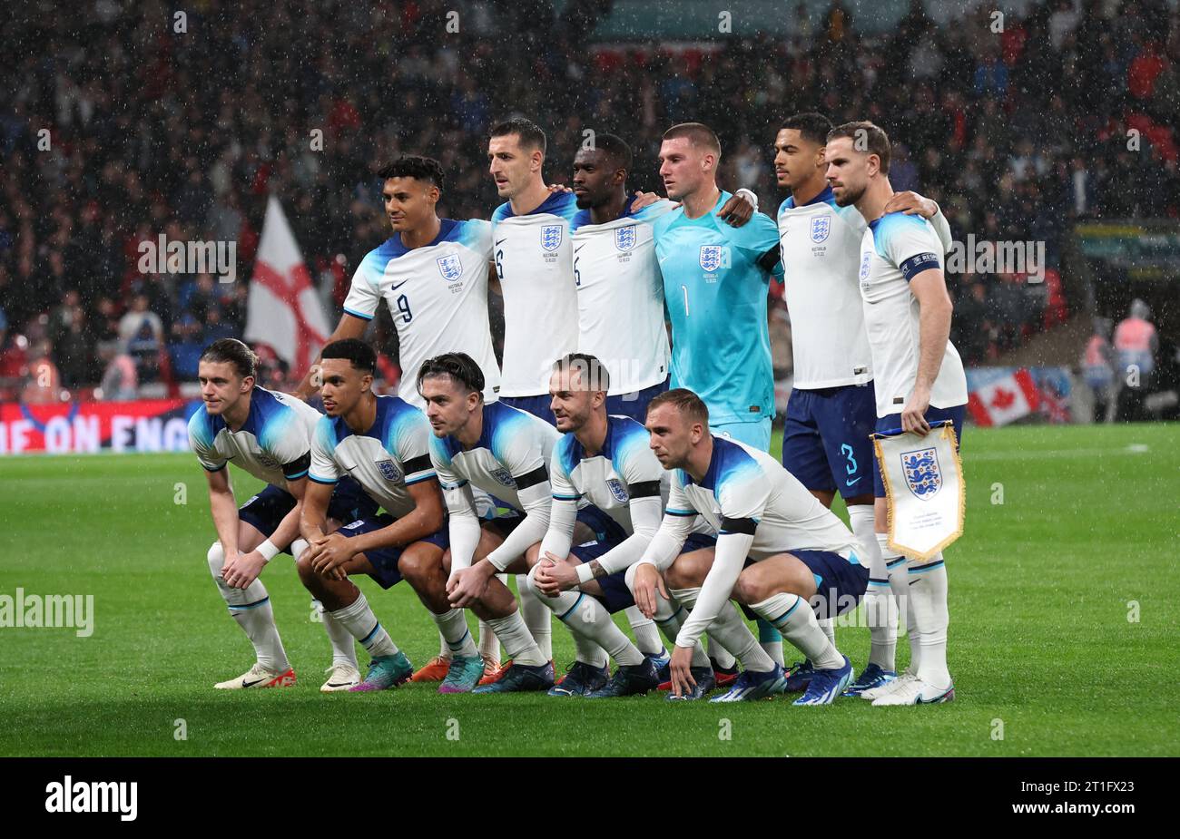 London, UK. 13th Oct, 2023. The England team line up for a team ...