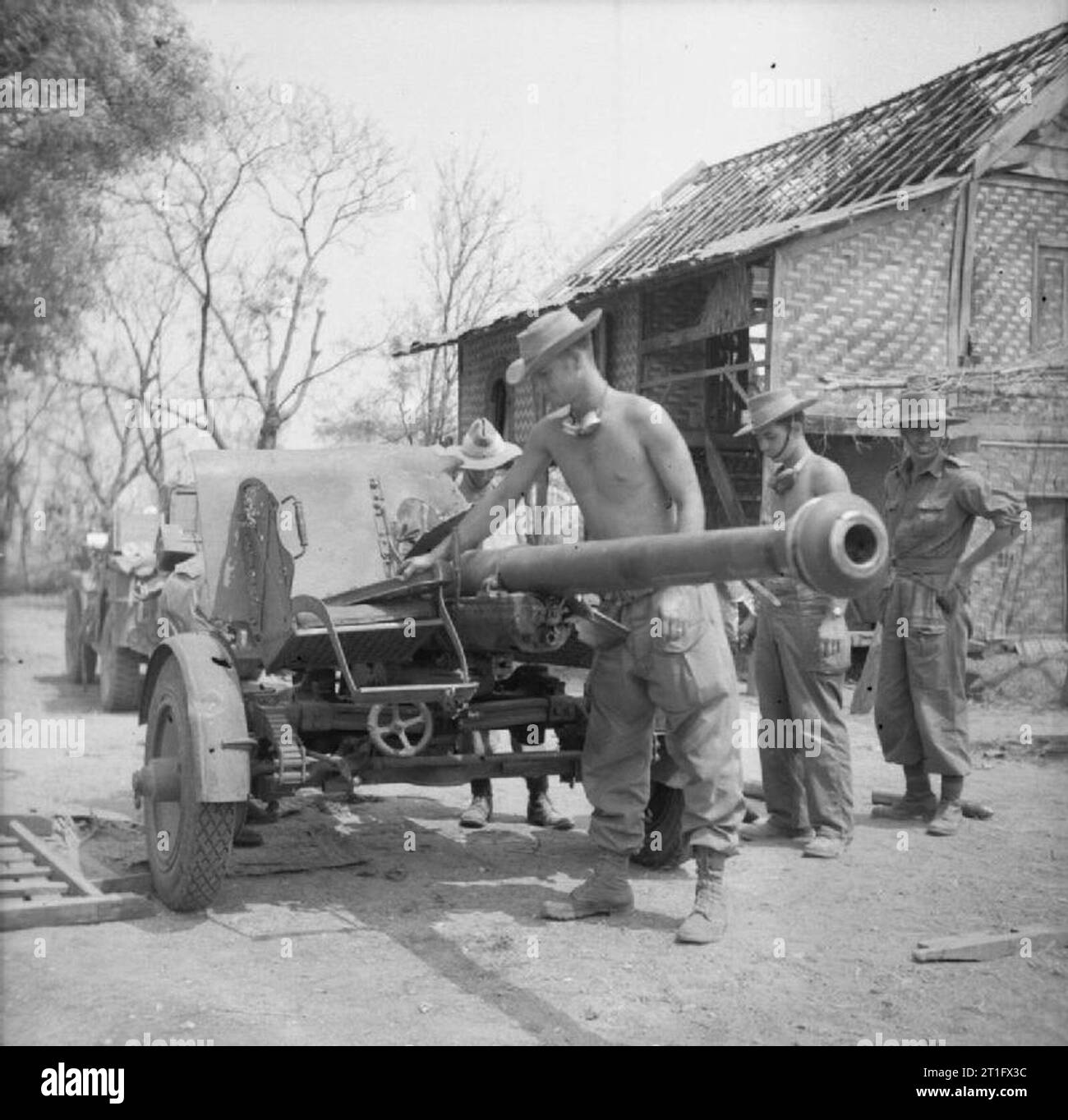 The British Army in Burma 1945 Men of the 17th Division inspect a ...