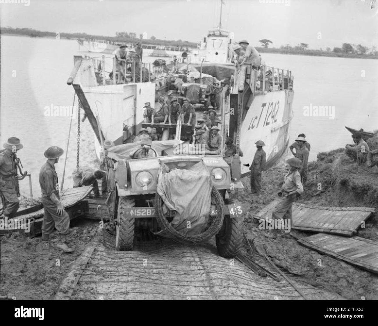 The British Army in Burma 1945 Men of the 15th Indian Corps help to ...