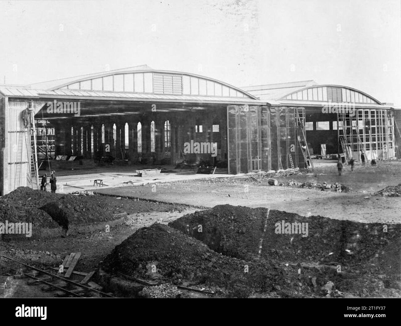 Handley Page hangar No 2 under construction, Ford Junction Aerodrome ...
