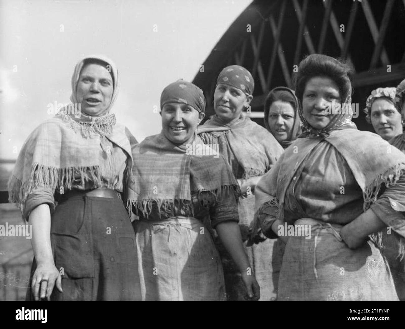 Women at work during the First World War A group of female pit brow ...