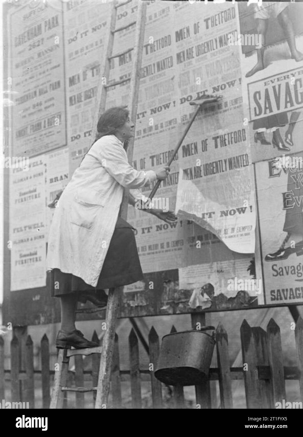 Women at work on the Home Front during the First World War A young ...