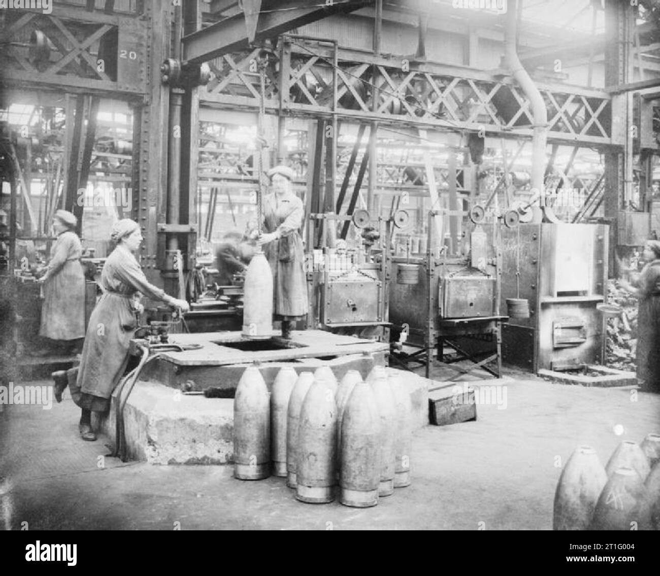 Women Working in the Munitions Industry during the First World War ...