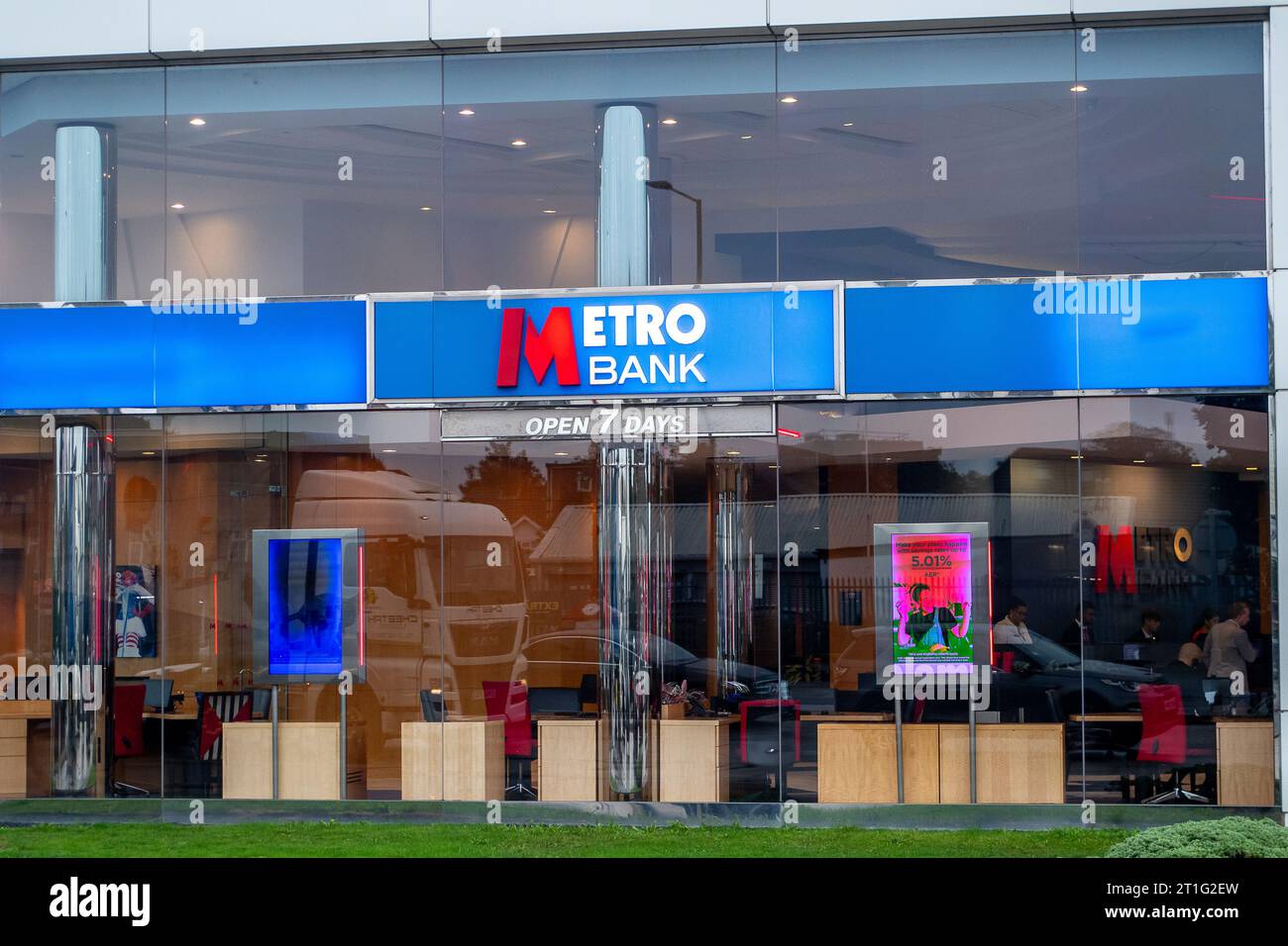 Slough, UK. 13th October, 2023. A Metro Drive Thru bank in Slough ...