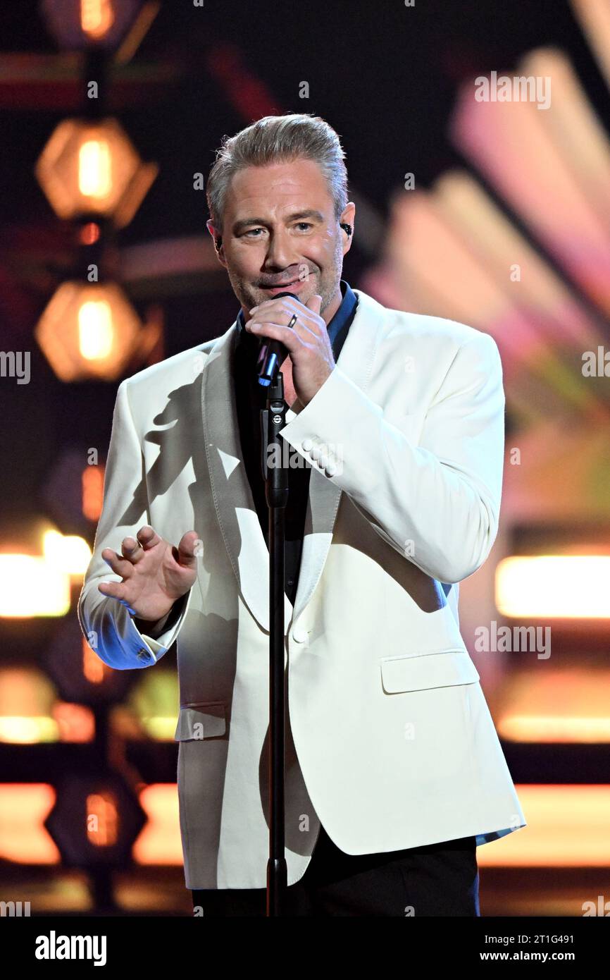 Leipzig, Germany. 13th Oct, 2023. Singer Sasha sings at the "Goldene ...