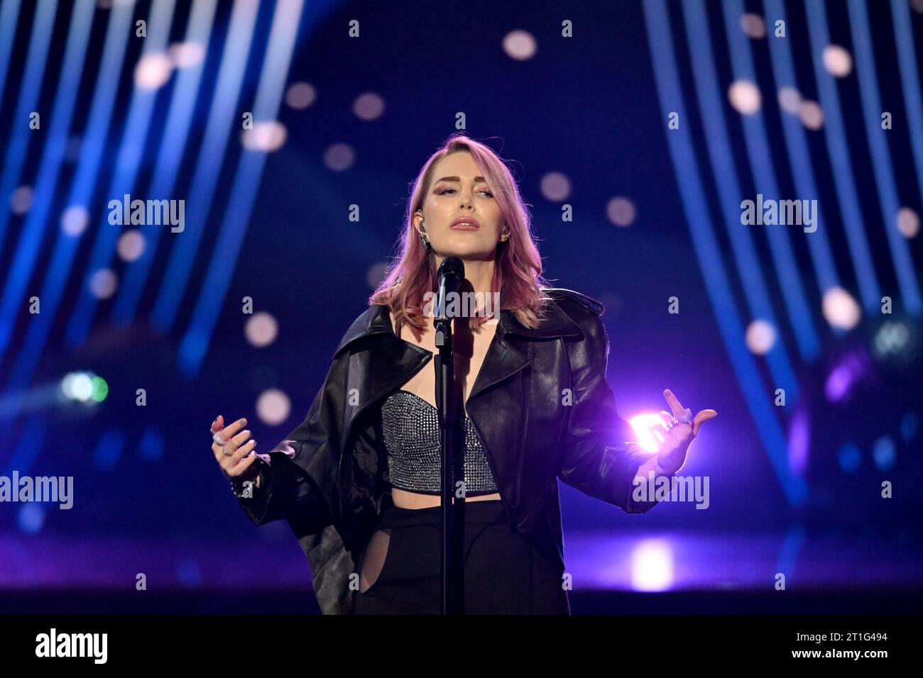 Leipzig, Germany. 13th Oct, 2023. Singer Alexa Feser sings at the ...
