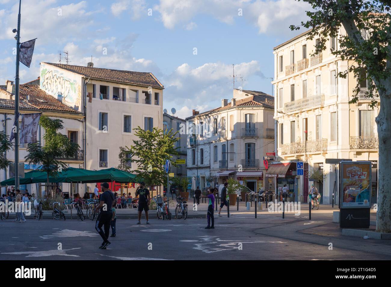 Multicultural quartier hi-res stock photography and images - Alamy