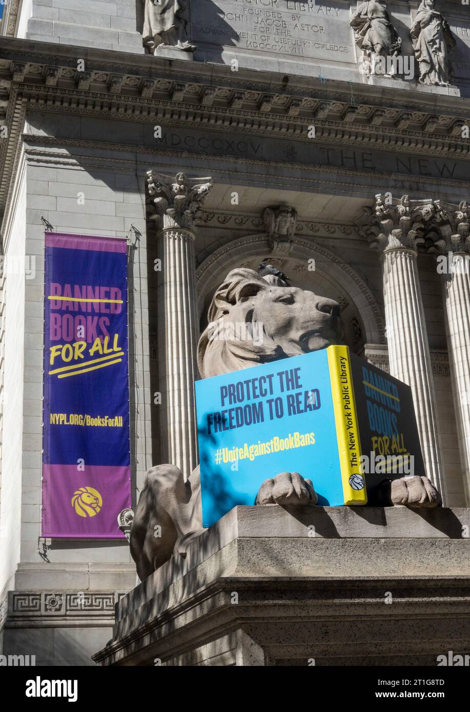 Patience, the library lion statue, celebrates the freedom to read at ...