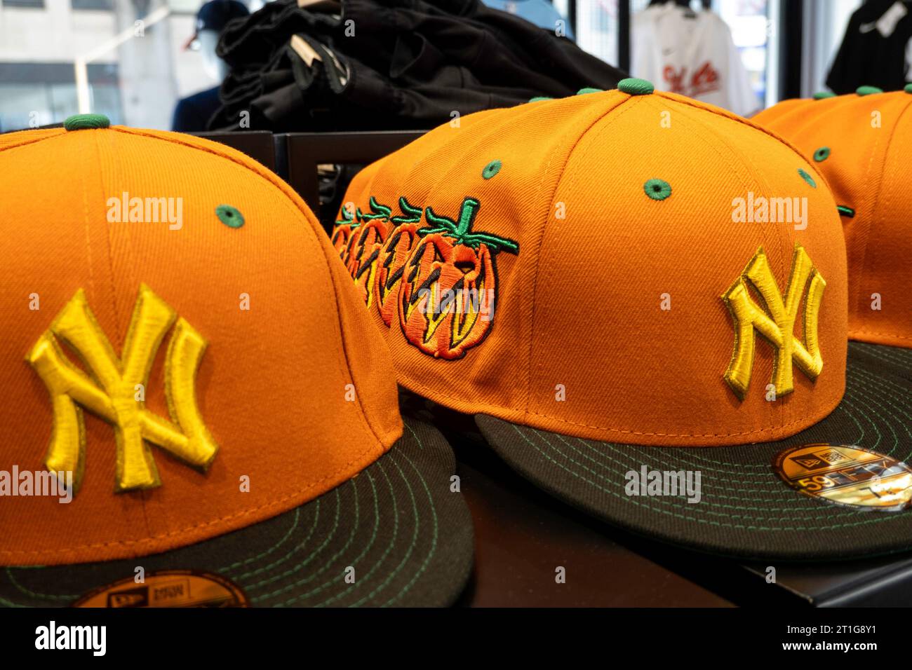 Major League Baseball flagship store in Rockefeller Center, New York ...