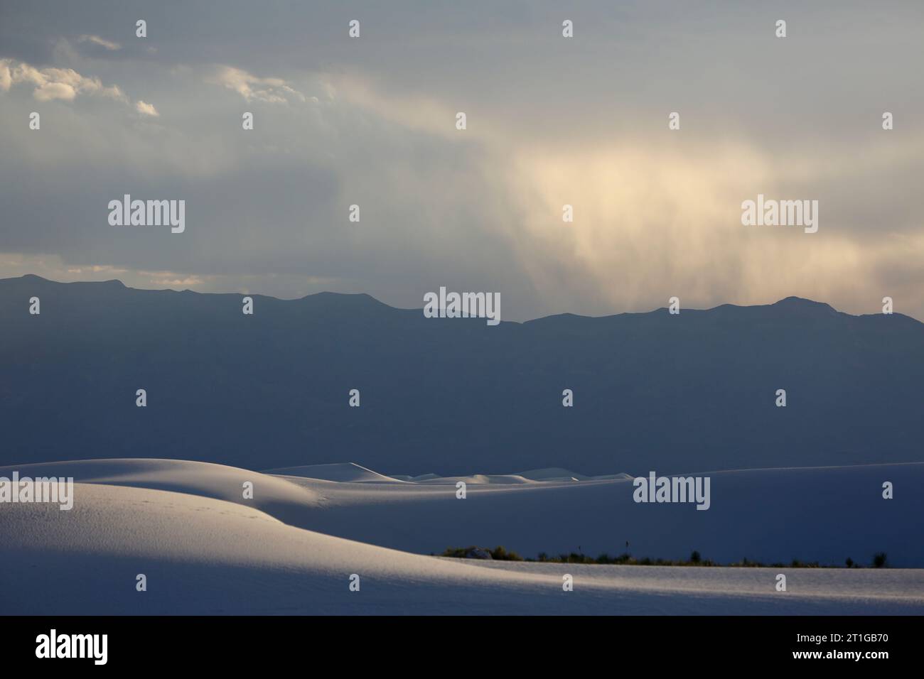 Distance natural hi-res stock photography and images - Alamy