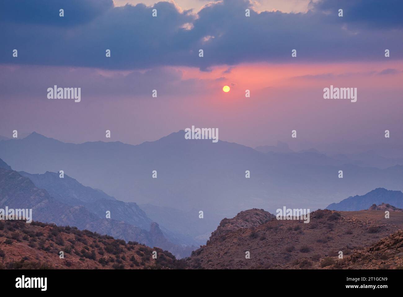 Sunset view from the Saudi Arabian desert Stock Photo - Alamy