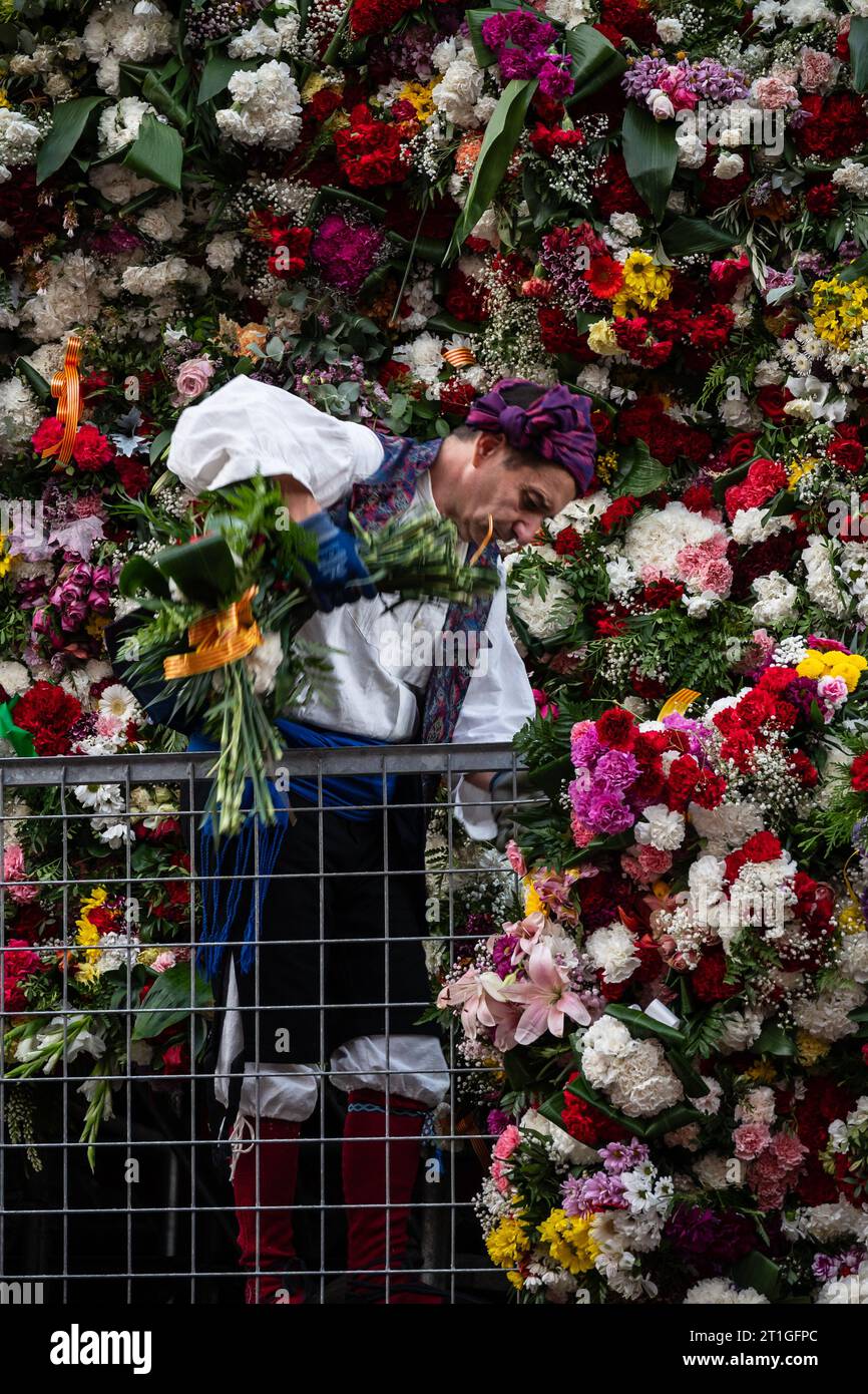 The Offering of Flowers to the Virgen del Pilar is the most important ...