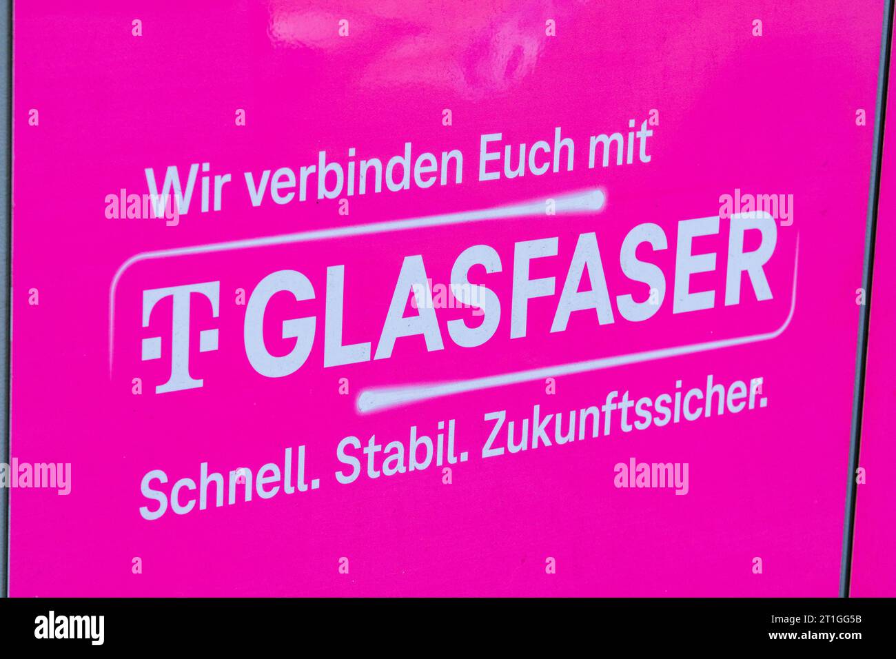 Düsseldorf 13.10.2023 Telekom Magenta Glasfaserausbau ...