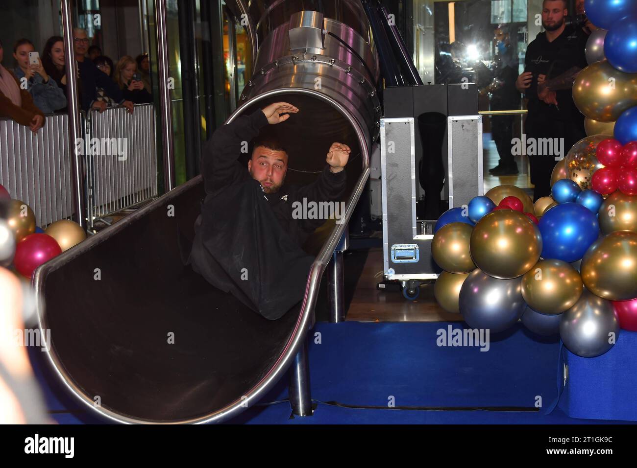 Masse rutschen hi-res stock photography and images - Alamy