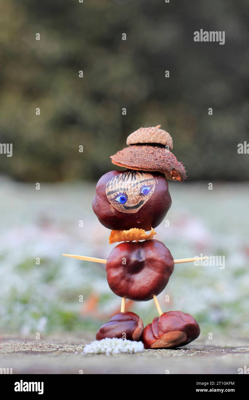 chestnut woman with hat, front view Stock Photo - Alamy