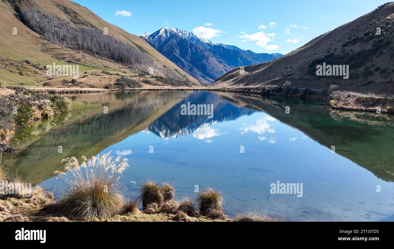 Alpine Lake Kirkpatrick in the hills near Queenstown Stock Photo - Alamy
