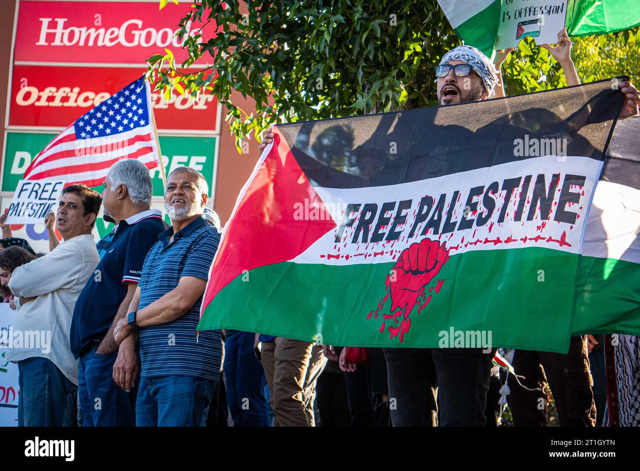 Bakersfield, California, USA. 13th Oct, 2023. Palestinian-Americans and ...