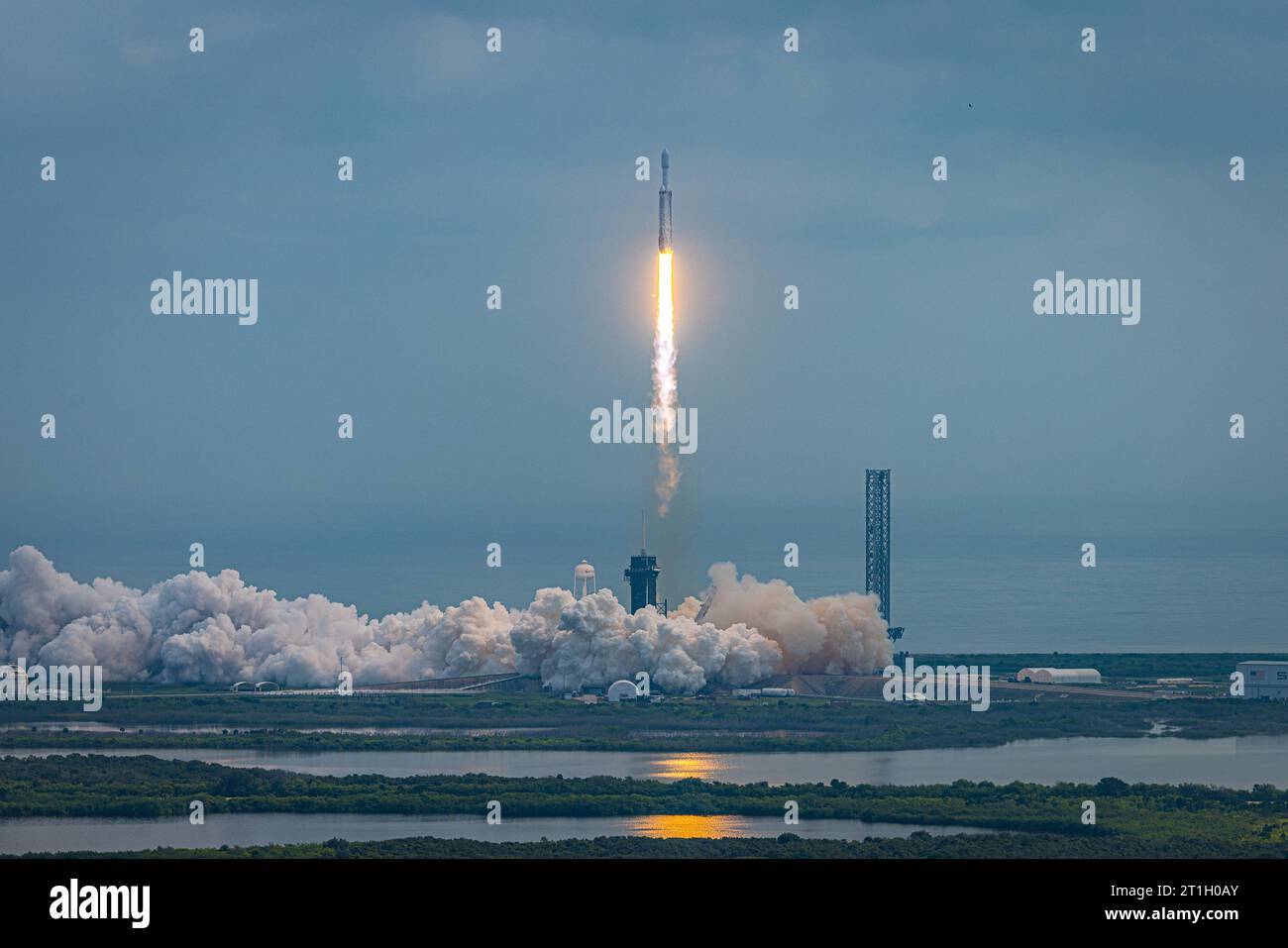 Cape Canaveral, USA. 13th Oct, 2023. NASA launches Psyche on SpaceX ...